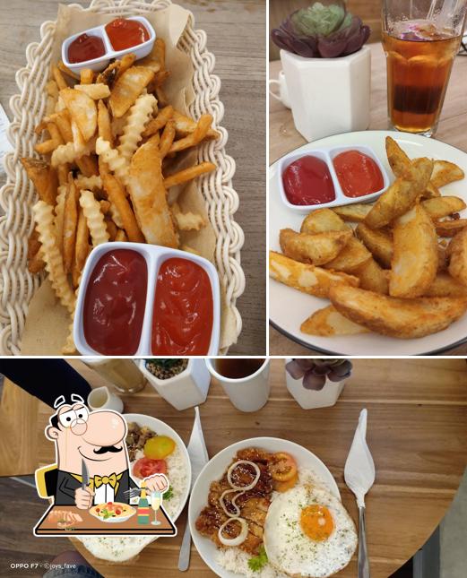 Demandailing Cafe n Eatery MERR, Surabaya - Restaurant menu and reviews