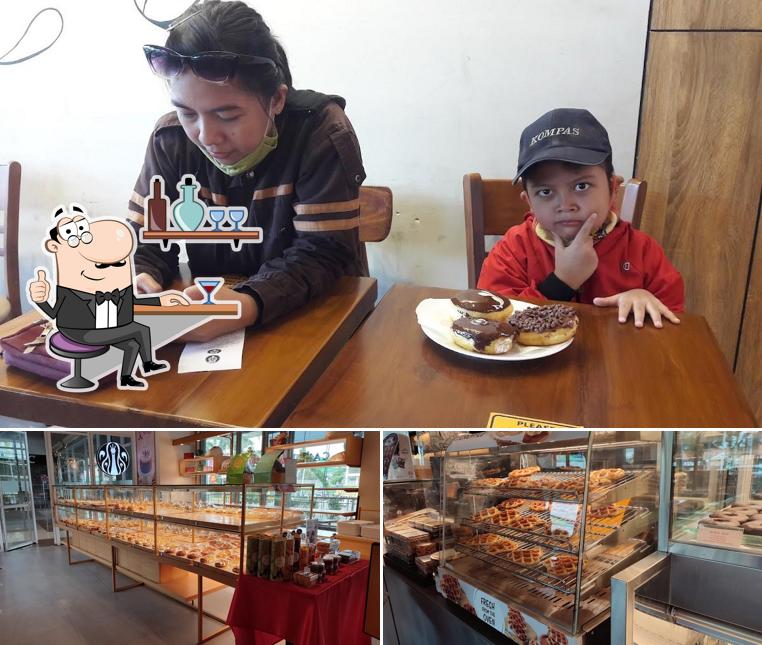 MAKO BAKERY & CAKE - CIPLAZ CILEDUG, Tangerang - Restaurant reviews