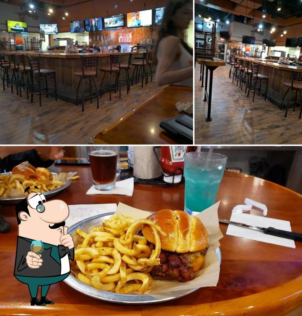 Pub y bar Hooters, Pasadena, East Sam Houston Pkwy S - Carta del ...