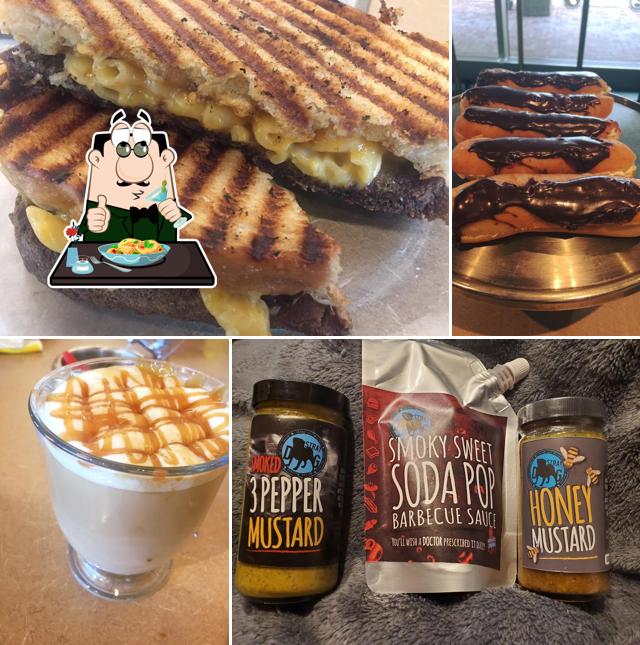 Stray Dog Cafe in Akron - Restaurant menu and reviews