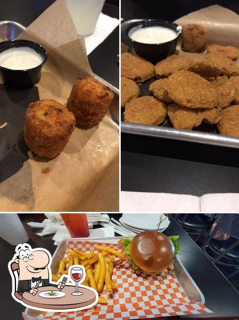 Texas Huddle, 803 E NASA Pkwy Suite 100 in Webster - Restaurant menu ...