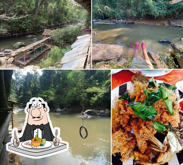 ร้านป้าแต้ Food And Rafting restaurant, Mae Win