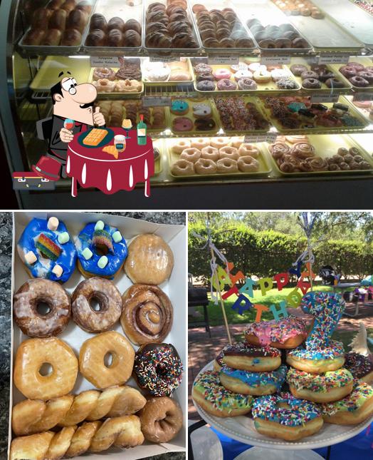 Wow Donuts, 3267 Bee Cave Rd #113 in Austin - Restaurant menu and reviews