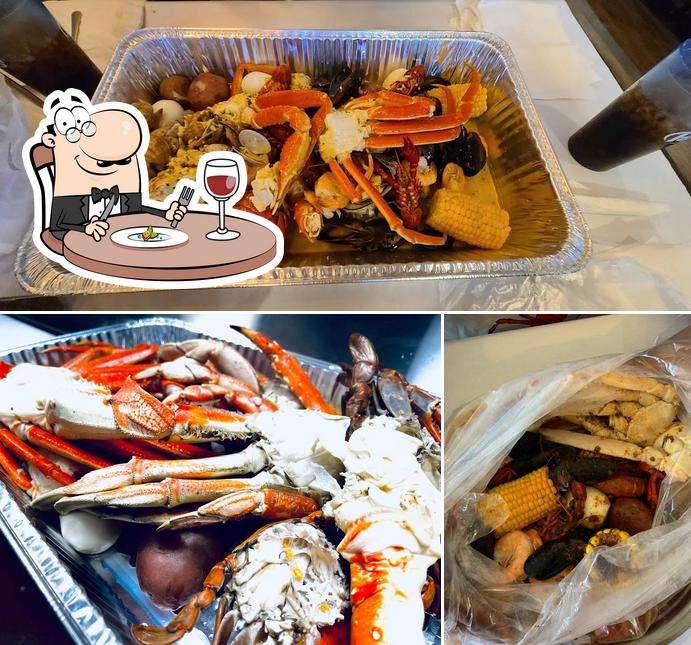 Holy Crab, 205 River Road in East Peoria - Restaurant menu and reviews