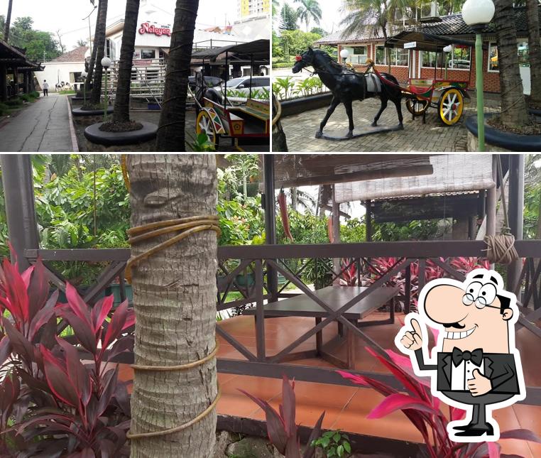 Istana Nelayan Resto & Cafe, Tangerang, Komplek Serpong Town Square ...