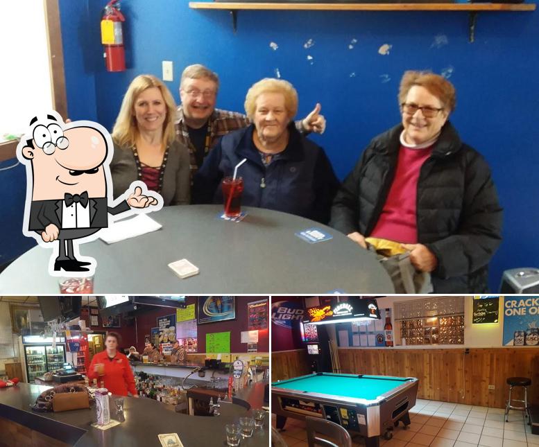 Cubby Hole Bar & Grill, Green Bay - Restaurant menu, prices and reviews
