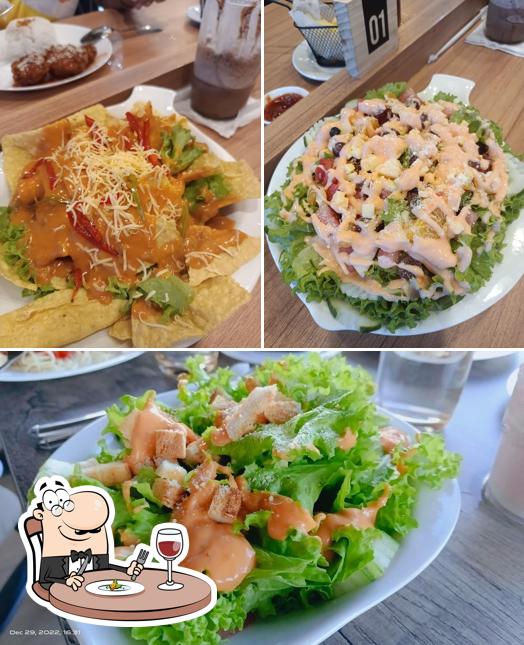 Badsbro Farm: Garden & Café, Buug - Restaurant menu, prices and reviews