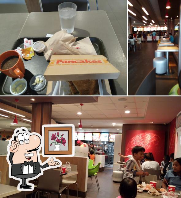 Jollibee - Macabebe, Macabebe - Restaurant menu, prices and reviews