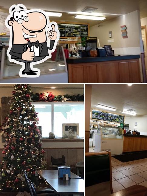 Sundaes Fast Food in Stockton - Restaurant menu and reviews
