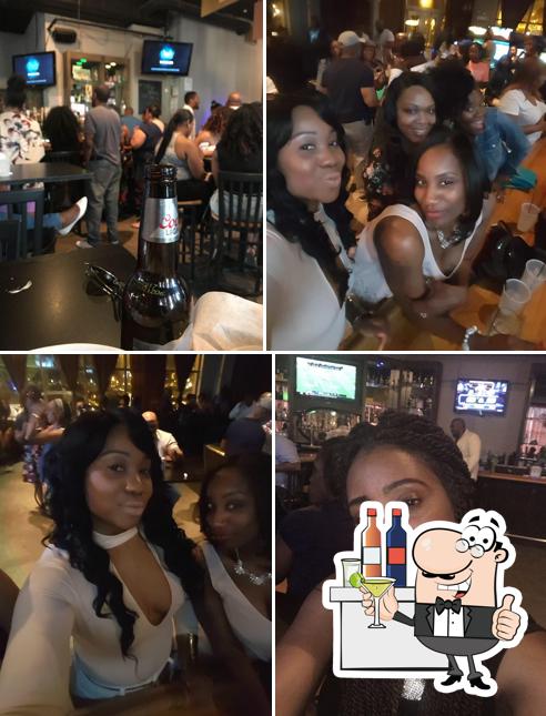 THE BAR 10 DOORS, 1251 W Taylor St in Chicago - Restaurant menu and reviews