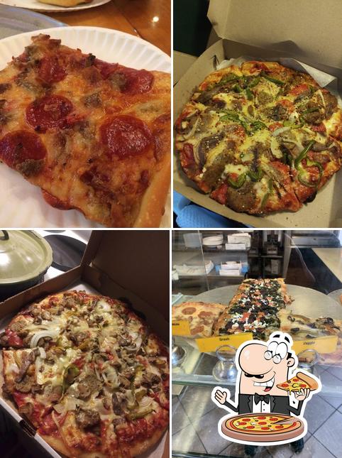 Sakis Pizzeria in Providence - Restaurant menu and reviews