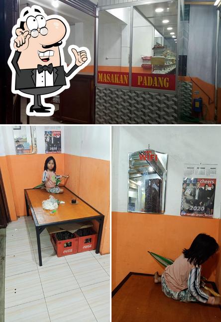 RM BUNGA RAYA masakan padang restaurant, Malang - Restaurant reviews