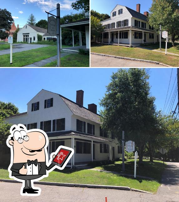 Josiah Smith Tavern in Weston