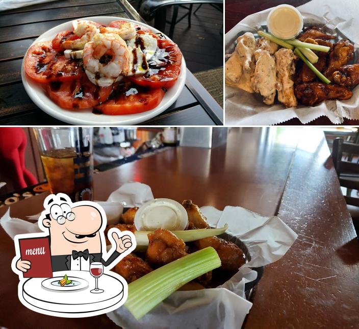 Foolery's on Okauchee Lake, Oconomowoc - Restaurant menu, prices and ...