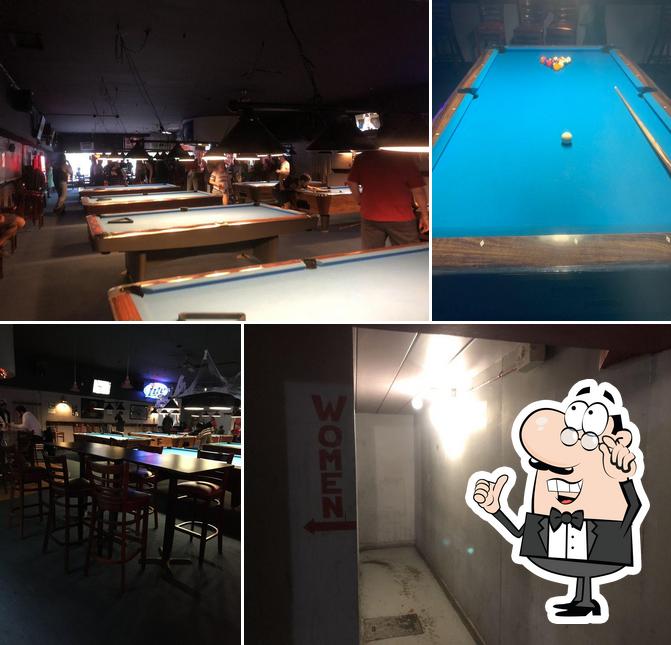 Suzi-Cue Pool Hall in Columbus - Restaurant reviews