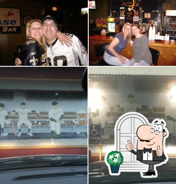 Third Base Sports Bar in Metairie - Restaurant reviews