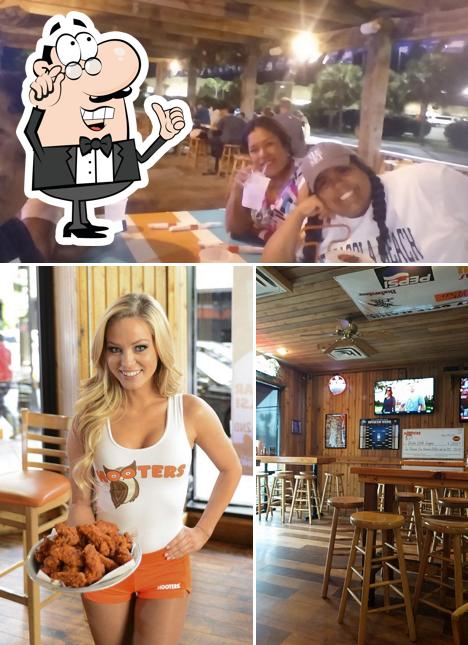 Hooters, 15015 Emerald Coast Pkwy in Destin - Restaurant menu and reviews