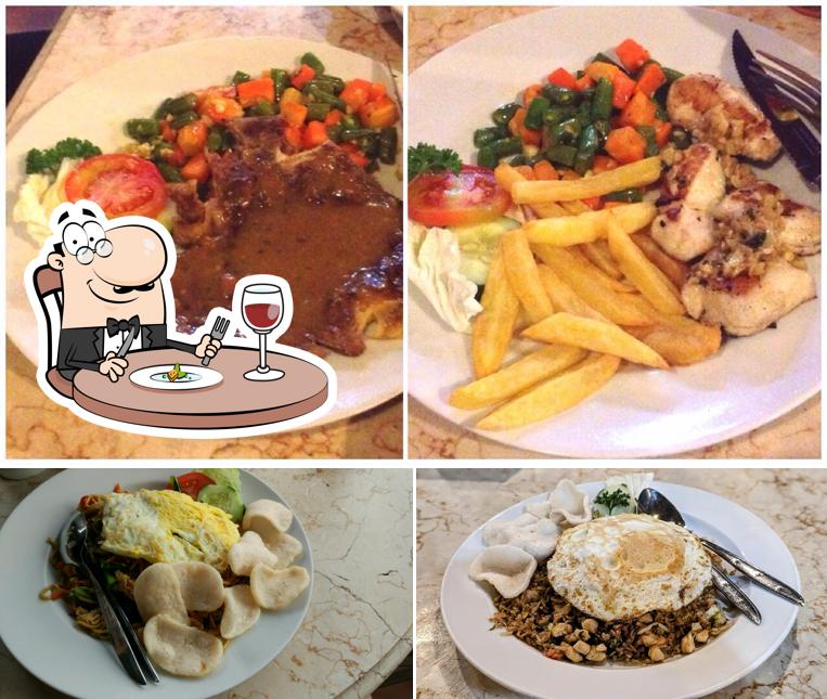 Cafe Tree House, Kuta Selatan - Restaurant menu and reviews