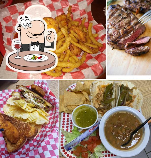 Sharkies Bar & Grill in Port O'Connor - Restaurant reviews