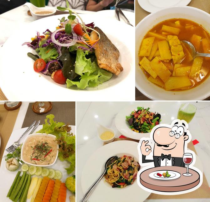 Salada - Seacon Square Srinagarindra, Bangkok - Menú del restaurante ...