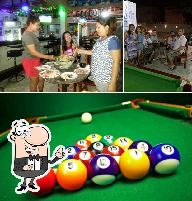 The Bus Stop Bar, Pak Nam Pran