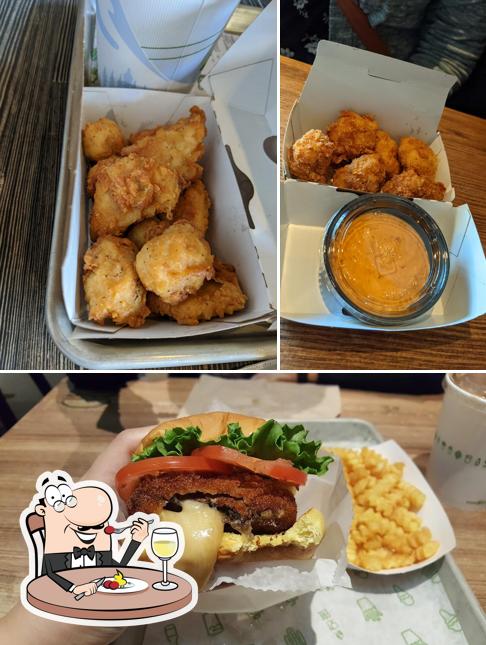 Shake Shack Dedham, 226 Legacy Pl in Dedham - Restaurant menu and reviews