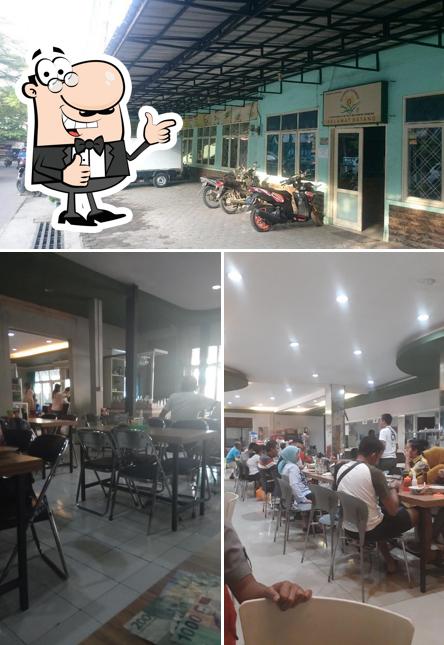 Es Cendol Elizabeth Pusat restaurant, Bandung, Jl. Inhoftank No.64 ...