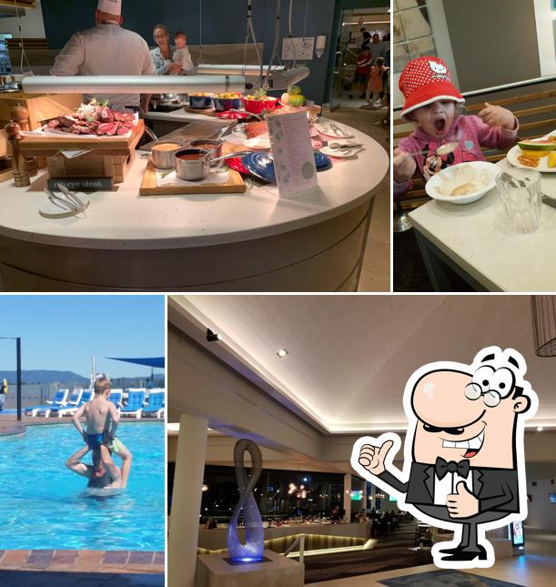 Shoreline Restaurant in Main Beach - Restaurant reviews