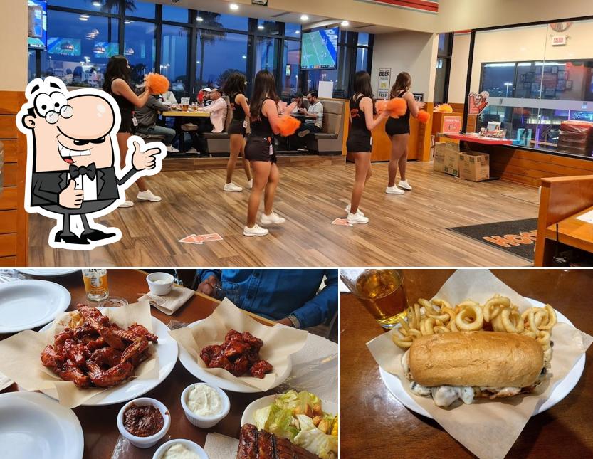 Hooters Galerías Guadalajara restaurant, Zapopan, Av Rafael Sanzio 5455 ...