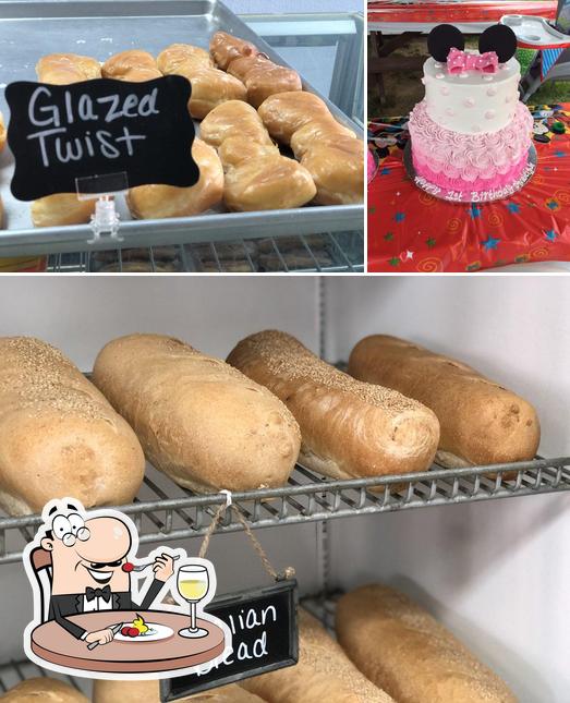 Yale Bakery Pizza Cakes & Meat Pies - Menú del restaurante, precios y ...