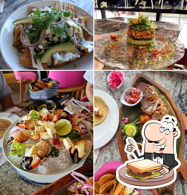 Crabster Seafood & Grill, Progreso - Restaurant menu, prices and reviews