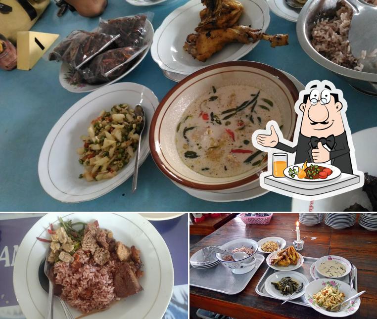 Lesehan Nasi Merah Pari Gogo restaurant, Semanu, 2M32+537 - Restaurant ...