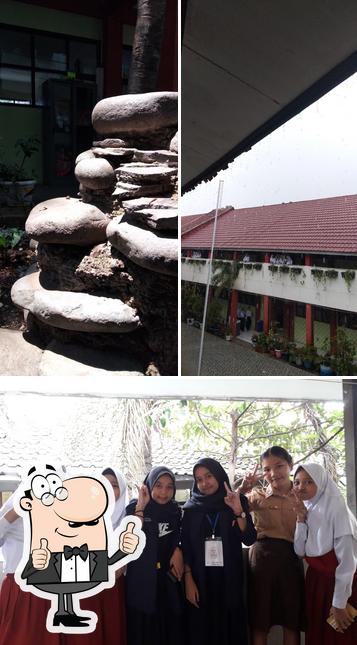 Kantin SMP N 22 Bandung cafeteria, Bandung - Restaurant reviews