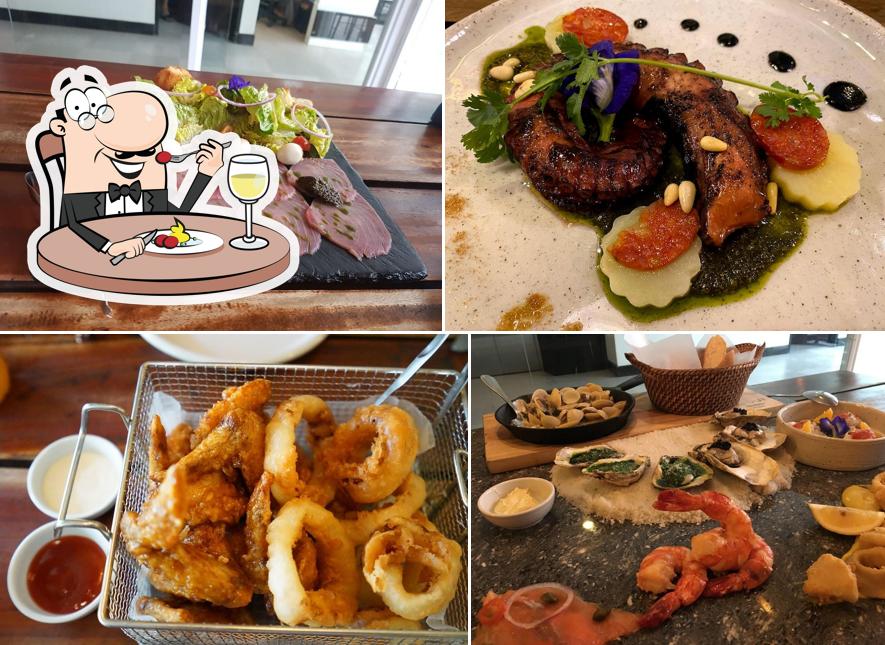 The Pig Out Bistro restaurant, Malay - Restaurant menu and reviews