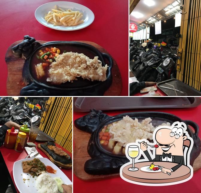 Rocket Chicken Tentara Pelajar restaurant, Purworejo - Restaurant reviews