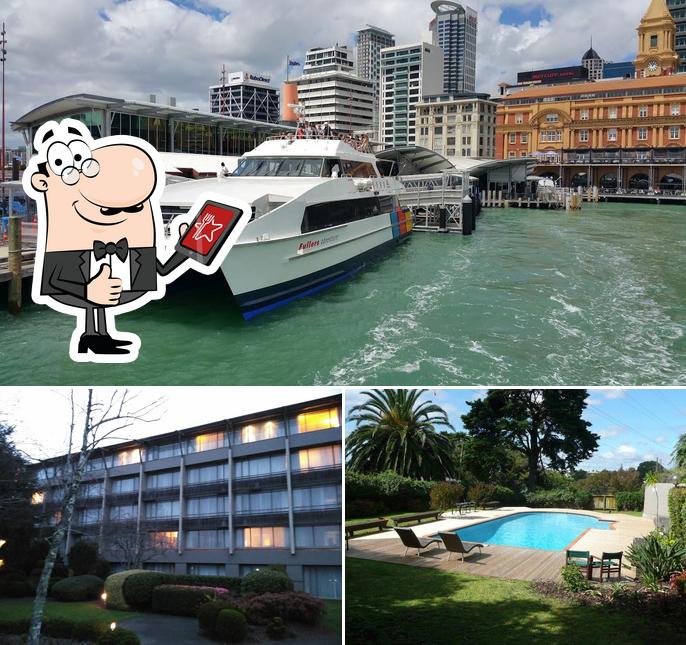 Waipuna Hotel and Conference Centre, Auckland - Restaurant menu, prices ...