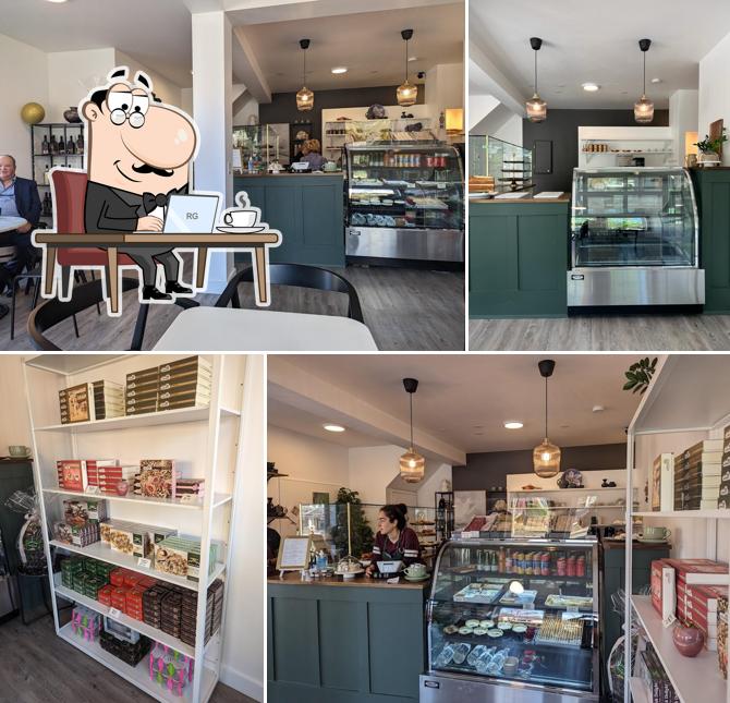 Crushed Almond Bakery Cafe, Kitchener - Restaurant menu, prices and reviews
