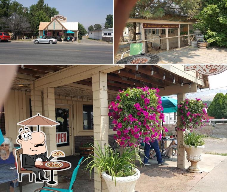 Tall Town Café & Bakery, Lakeview - Restaurant menu, prices and reviews