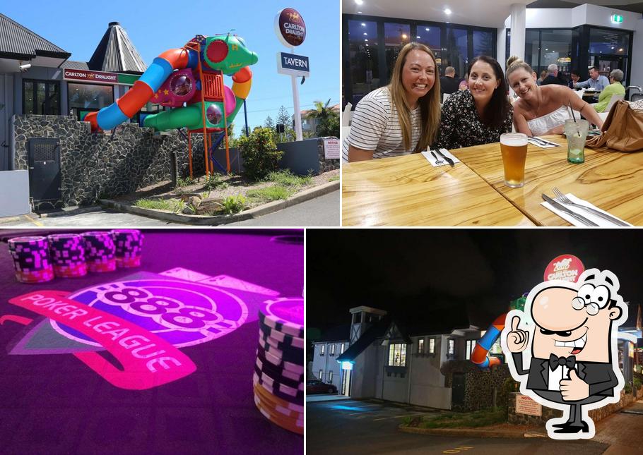 Mermaid Beach Tavern in Mermaid Beach - Restaurant menu and reviews