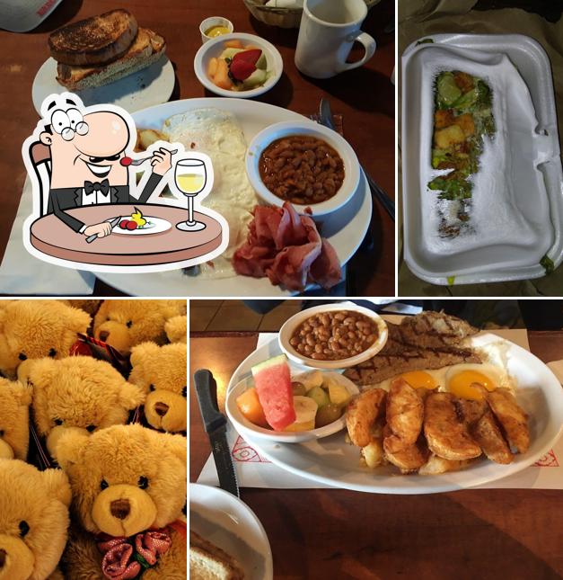 Teddy's Deli & Bar, Montréal - Restaurant menu, prices and reviews