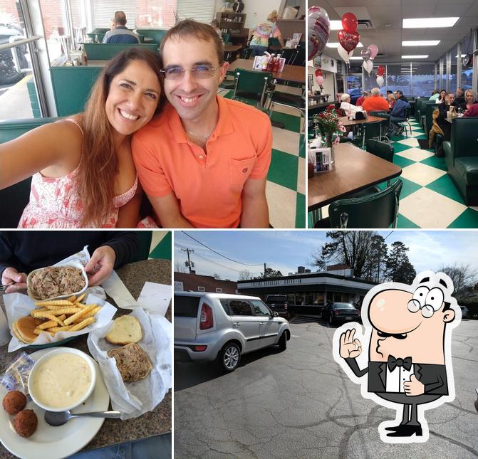 College Barbecue, Salisbury - Restaurant menu, prices and reviews
