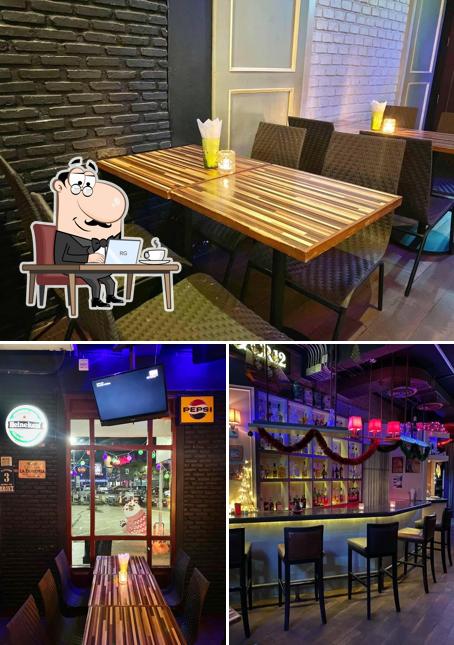 ลา มูน La moon, Si Maha Phot - Restaurant menu, prices and reviews