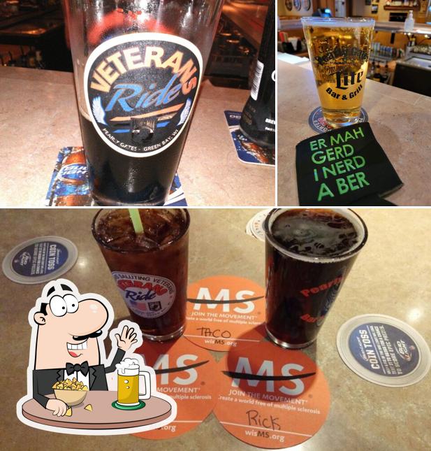 Pearly Gates Bar & Grill in Green Bay - Restaurant menu and reviews