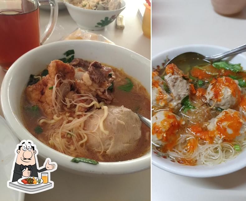 Bakso Pak PUR Rusun Boeing Kemayoran restaurant, Central Jakarta ...