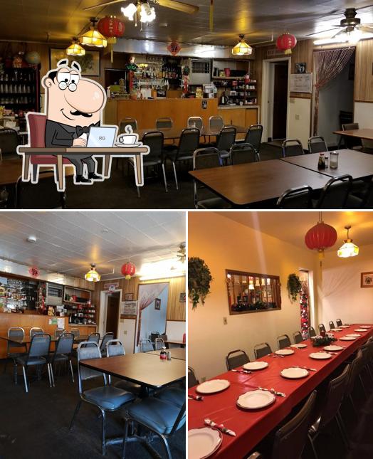 The 90's Restaurant, Oyen - Restaurant menu, prices and reviews