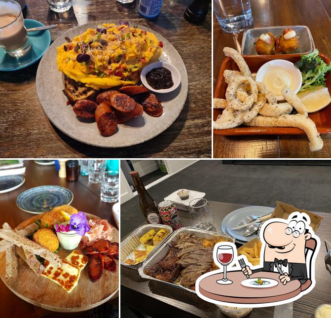 Tres Cafe Bar Grill, Rosanna - Restaurant menu, prices and reviews