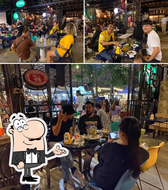 โจนมุมตึก คาเฟ่ @ Mars Chic Market pub & bar, Pak Kret, WGJQ+GM8 Unnamed Road - Restaurant reviews