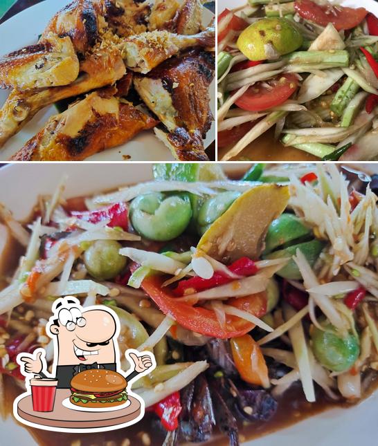 ร้านครูปิ้วไก่ย่าง ทางพาดภูเวียง & ของฝาก restaurant, Nong Ruea ...