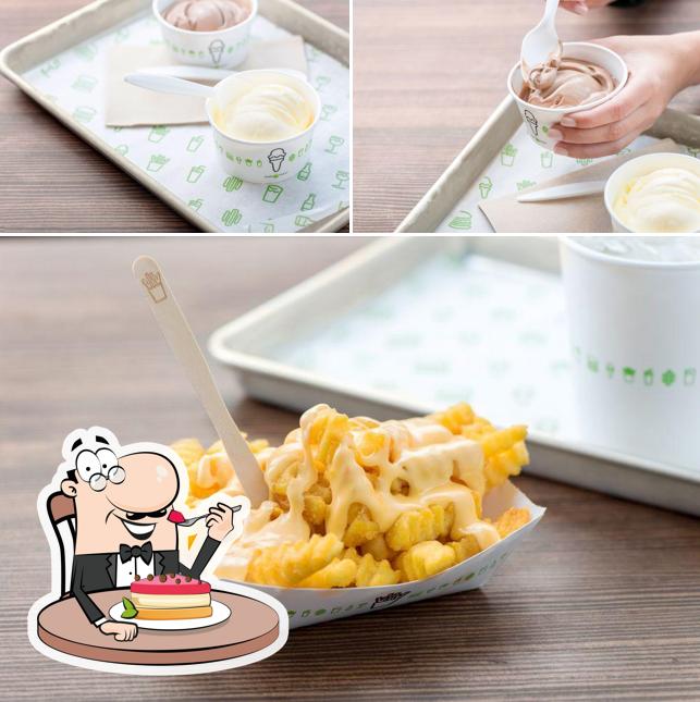 Shake Shack Gatwick in Crawley - Restaurant menu and reviews