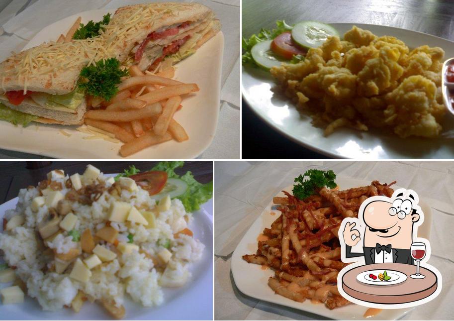 Restaurante PHINISI RESTO & COFFEE, Caturtunggal